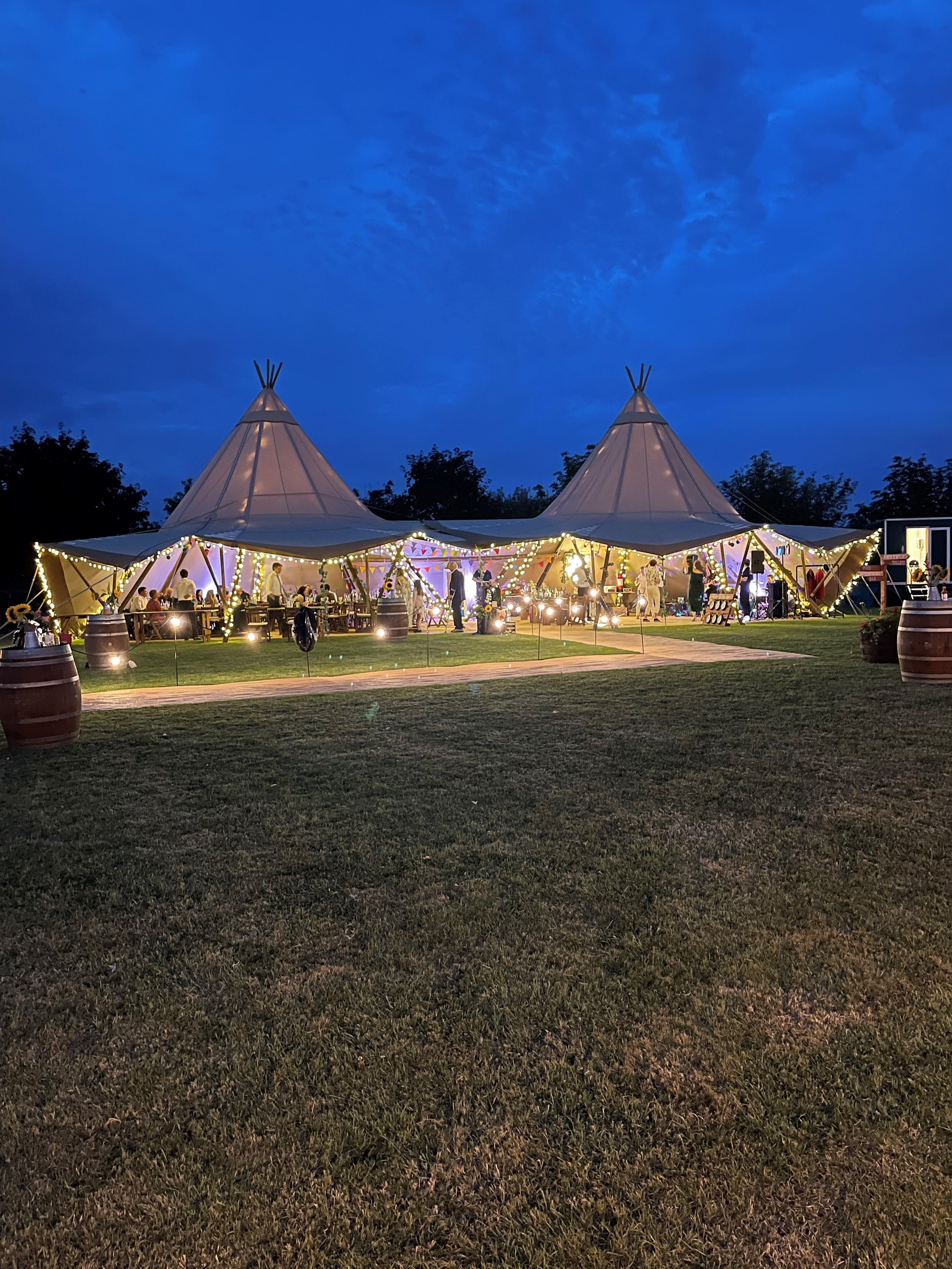 Wingbury Farm Glamping - Wingrave, Aylesbury HP22 4LW, UK - Field Lover