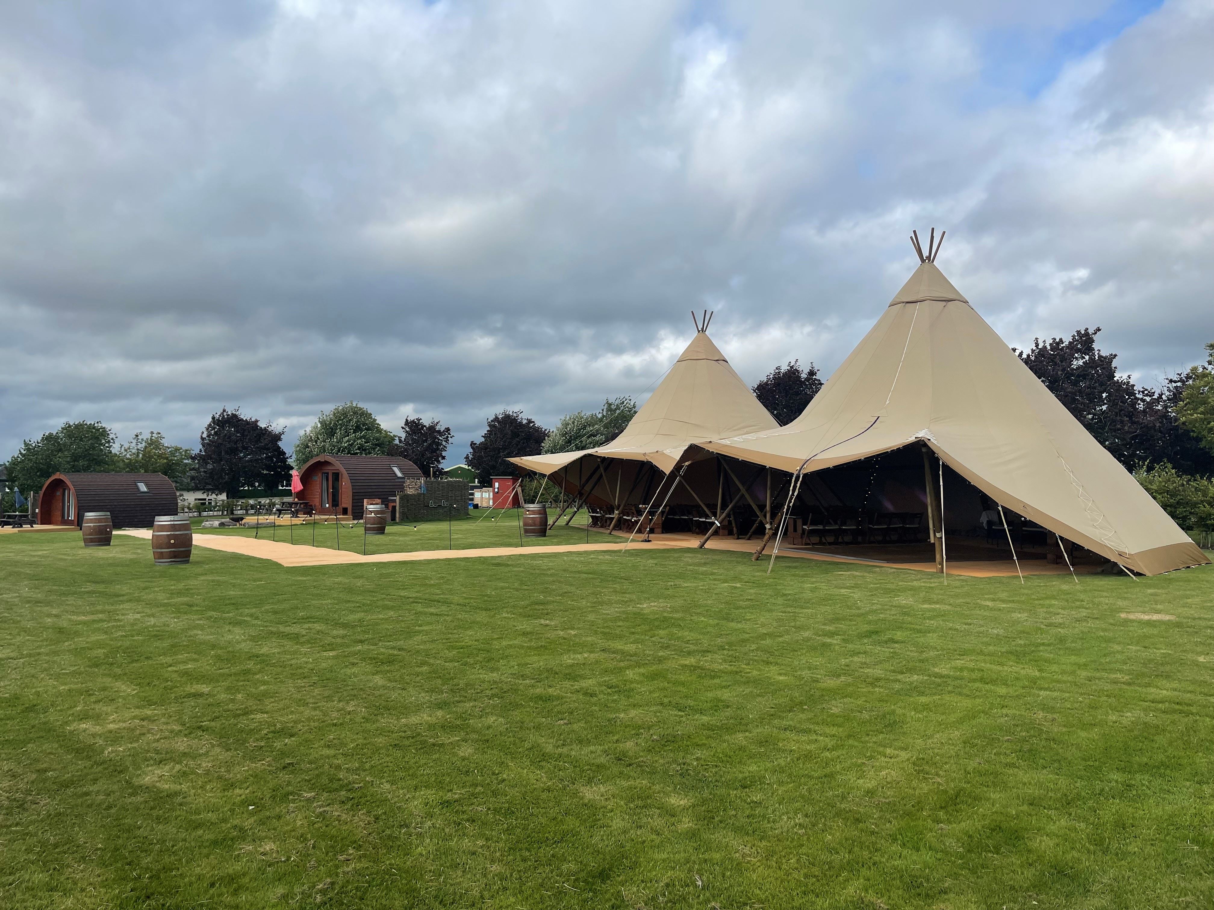 Wingbury Farm Glamping - Wingrave, Aylesbury HP22 4LW, UK - Field Lover